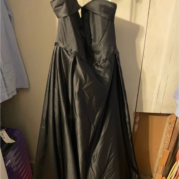 David's Bridal | Dresses | Wedding Dress Vail Under Skirt Have Tags ...